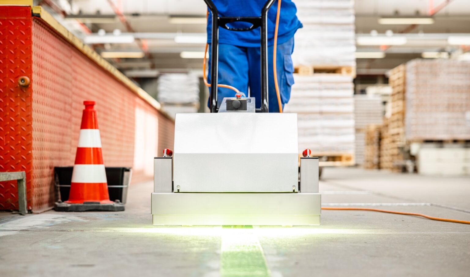 Solvent-free floormarking at Petcare Hattem - SolidLux Coating