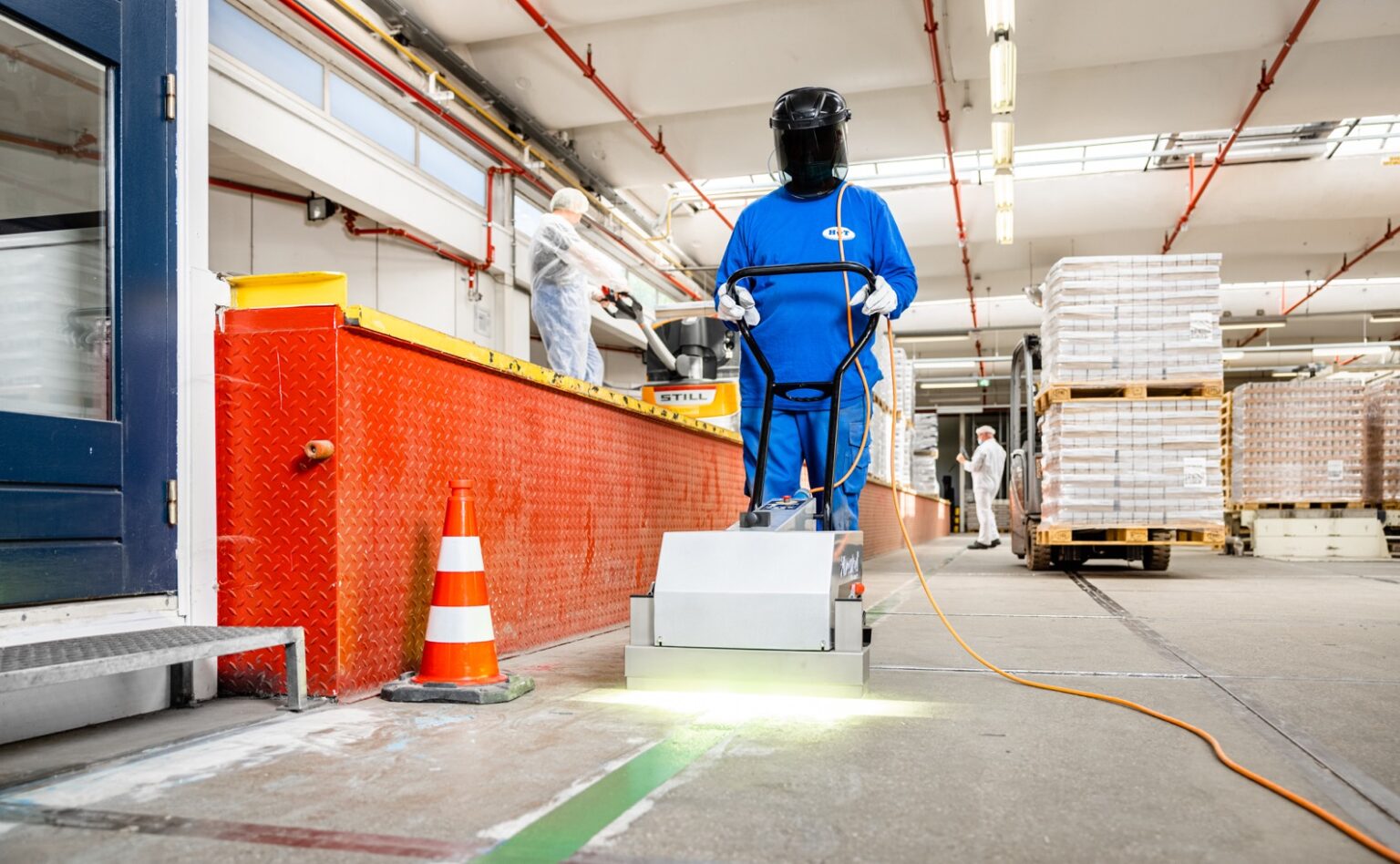 Solvent-free floormarking at Petcare Hattem - SolidLux Coating