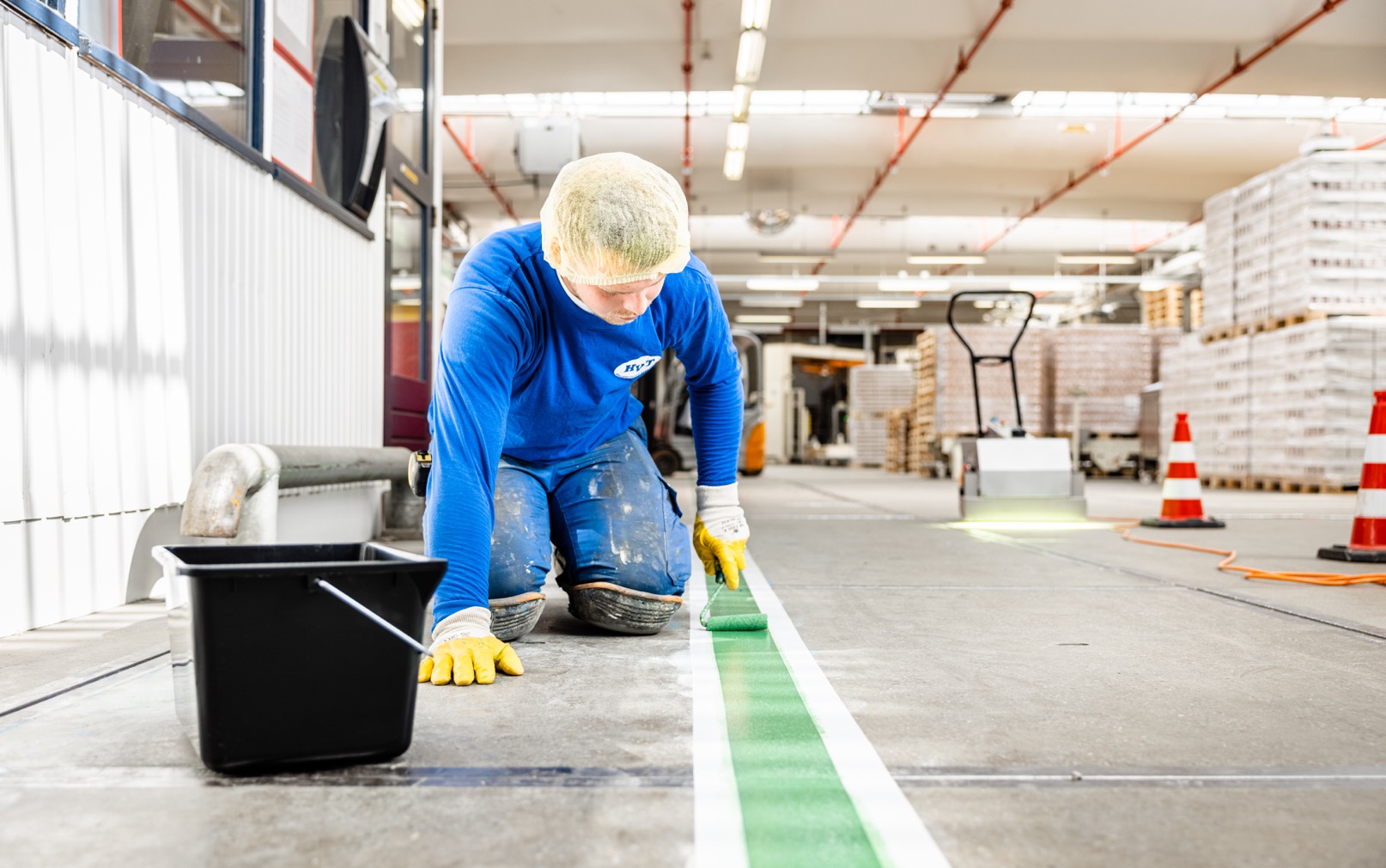 Oplosmiddelvrije vloerbelijning SolidLux bij Saturn Petcare Hattem