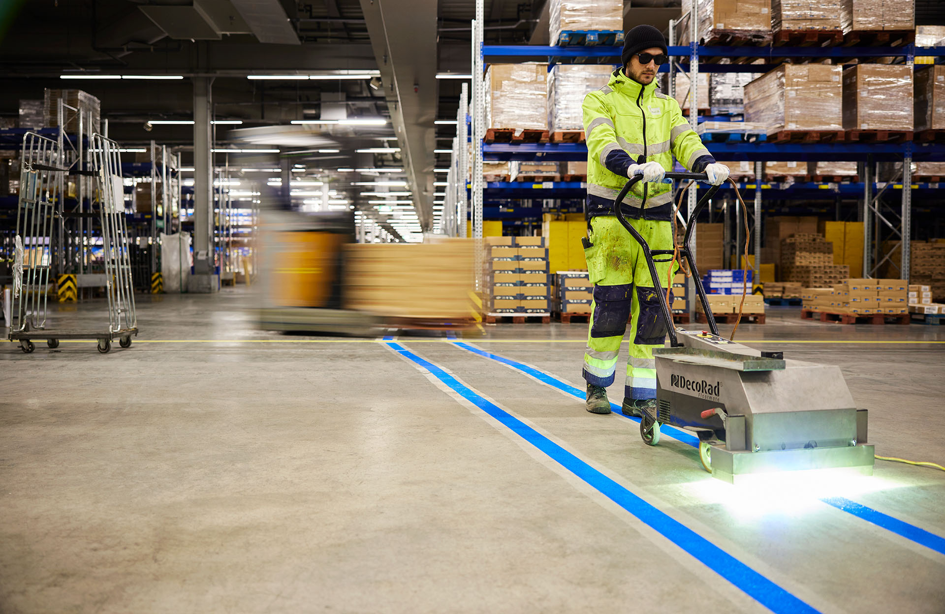 Limit the nuisance during the application of floor coating - SolidLux